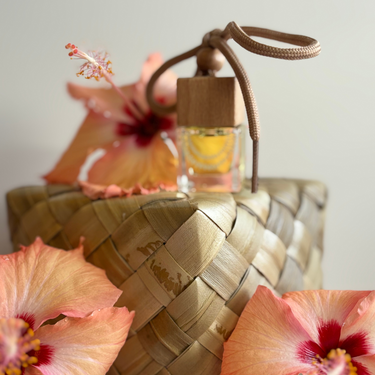 8 ML Hanging Lei Diffuser – Nostalgic Scents of Hawai'i By: Ha'a & Co.