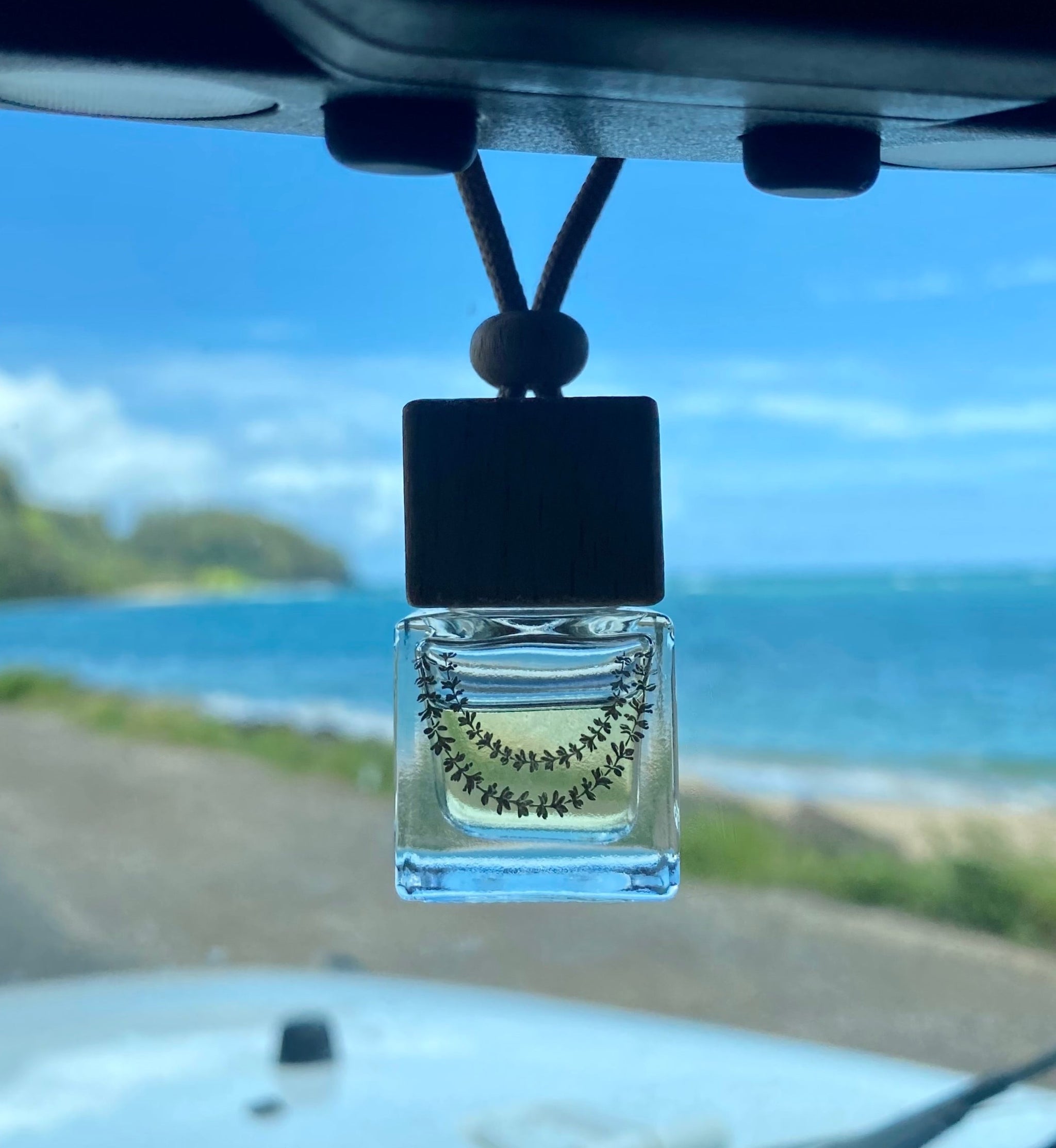 8 ML Hanging Mini Lei Diffuser – Nostalgic Scents of Hawai'i By: Ha'a & Co.